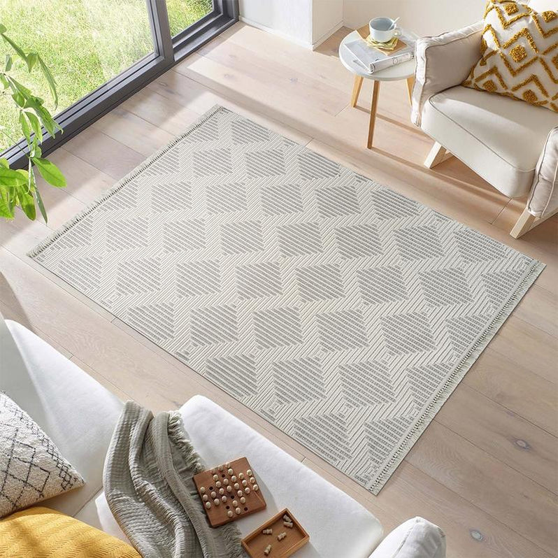 Favori Triangle Patterned Cream Rug - Kristal Carpets